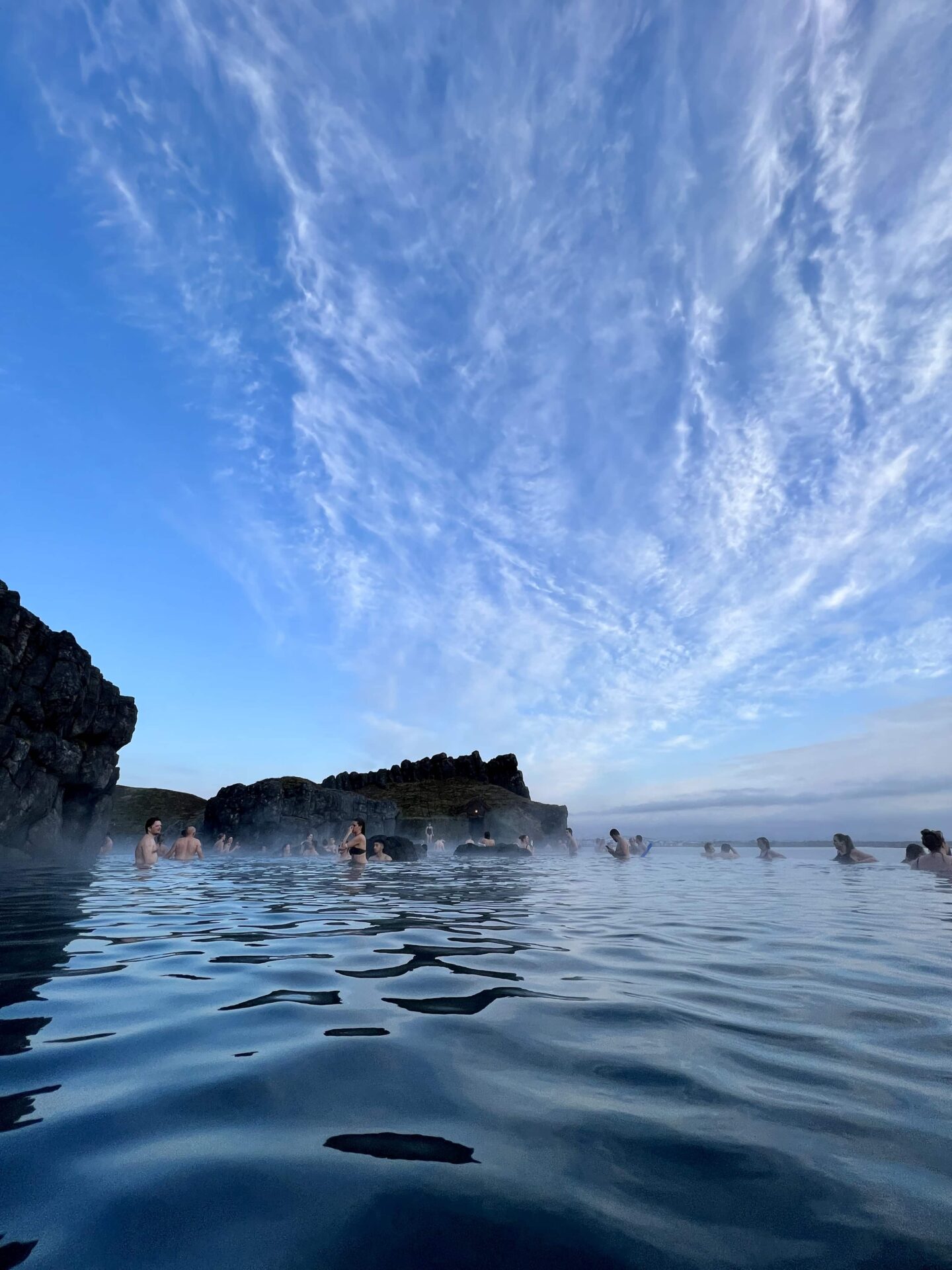 Notre arrivée en Islande et le Sky Lagoon - L'Islande en van